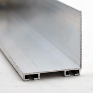 Garage Door Bottom Retainer